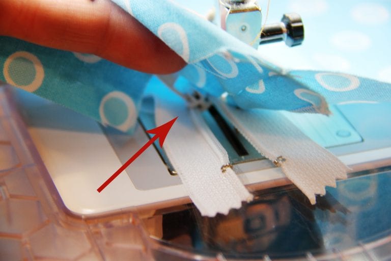 Sewing Tips: How to Install / Attach a Zipper
