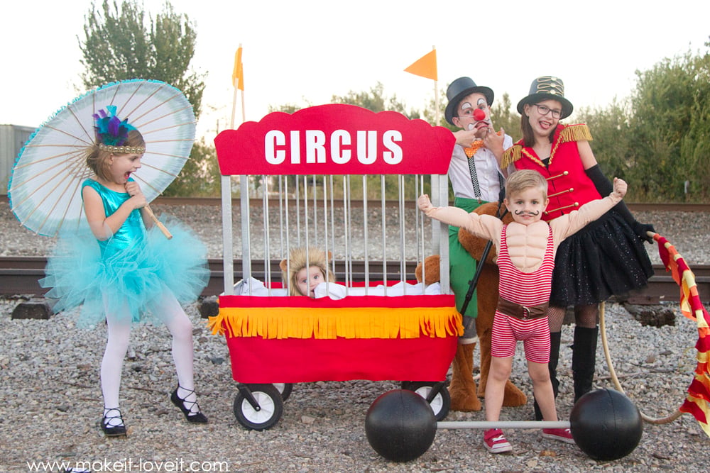 Vintage Circus Family Costumes Girls Vintage Circus Ringmaster Costume